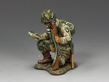 DD211 KNEELING OFFICER WITH MAP – The History Store