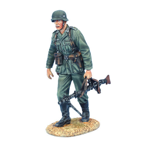 GERSTAL068 German Feldwebel Walking with MG34 - The History Store
